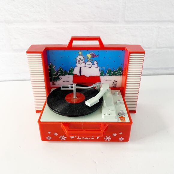 Peanuts | Holiday | Peanuts Animated Centerpiece Record Player Plays ...